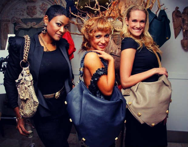 working girl: kelly horton | Unruly